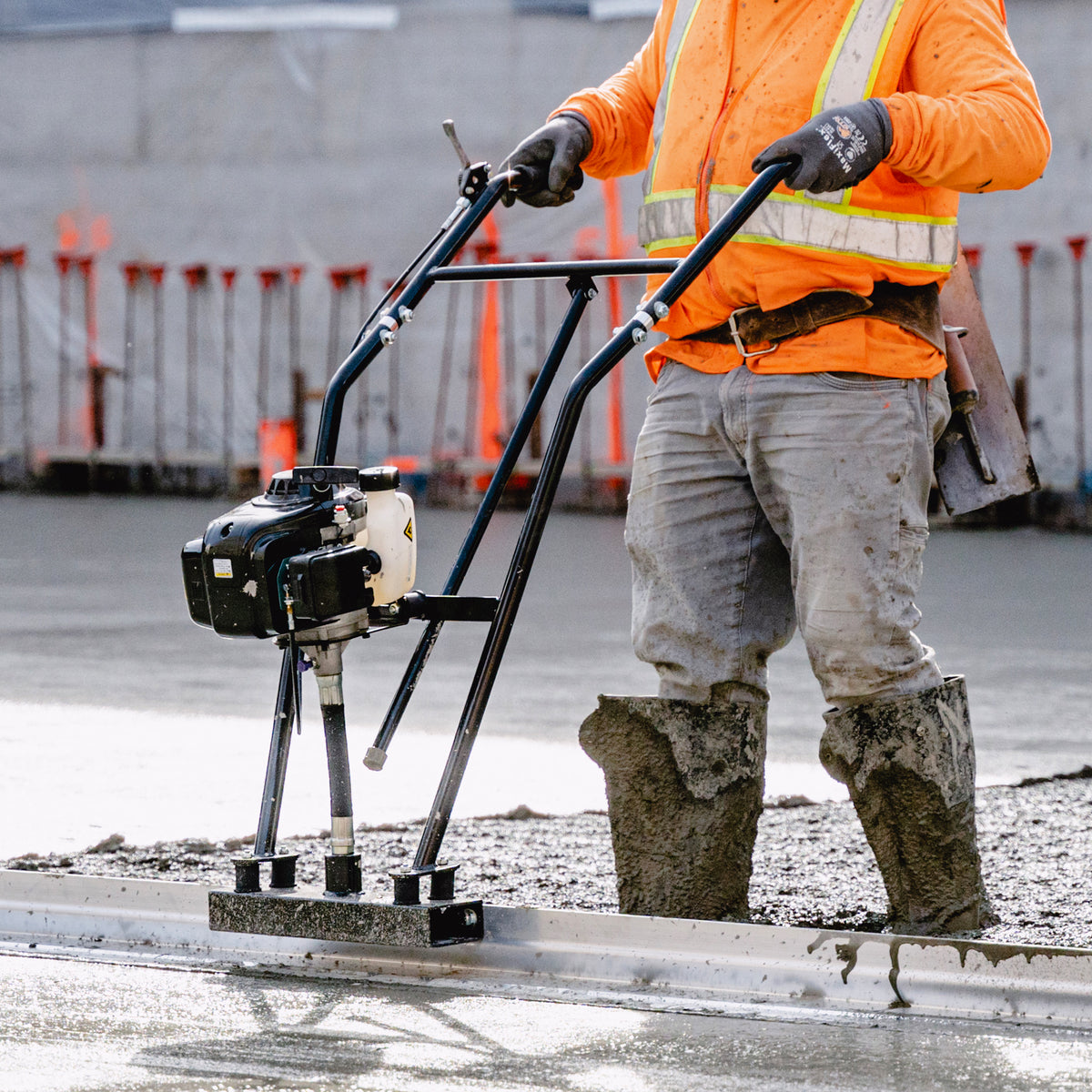 Power Screeds for Concrete Finishing & Leveling | Tomahawk