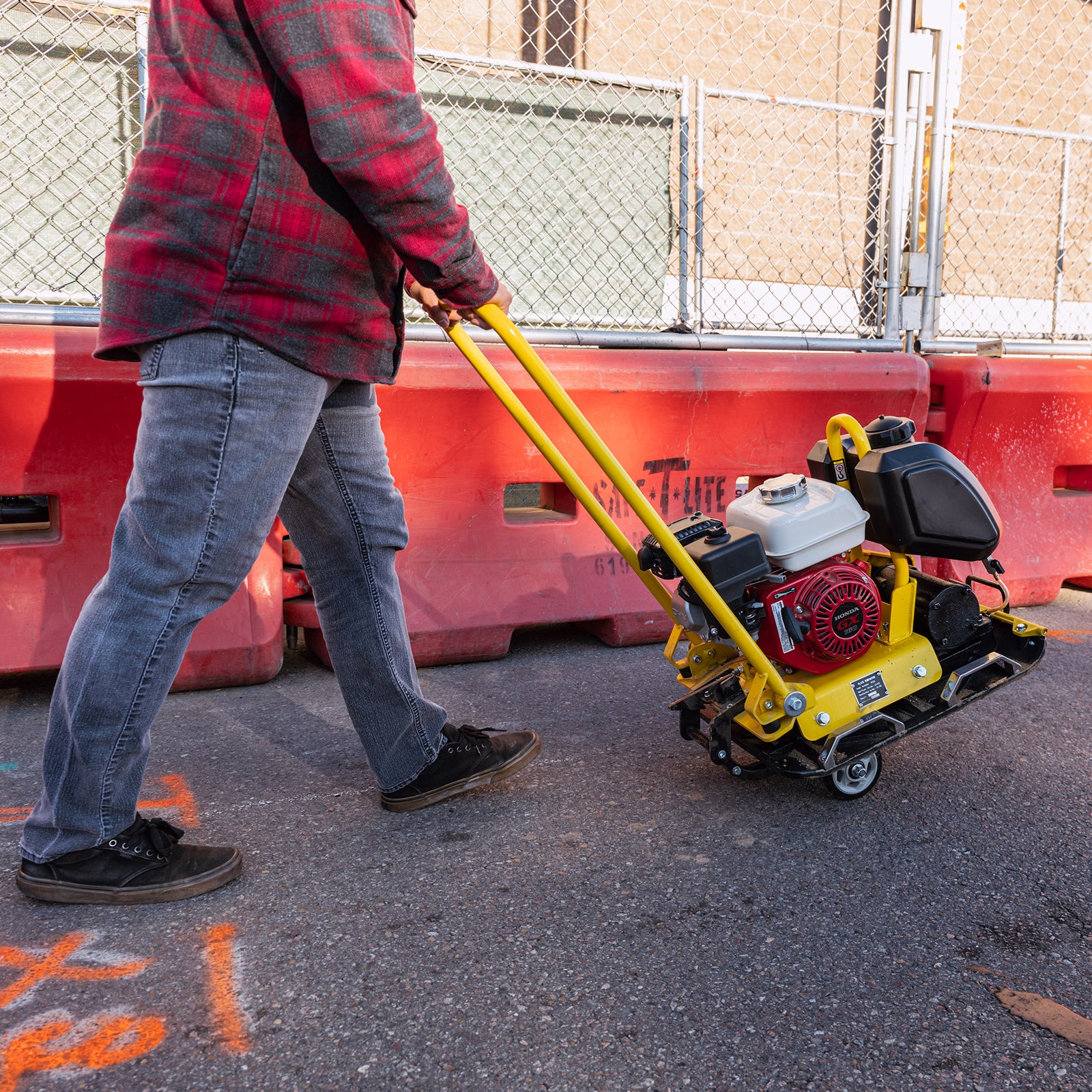 5.5 HP Honda Vibratory Plate Compactor 23x17" for Soil Asphalt Paver C ...
