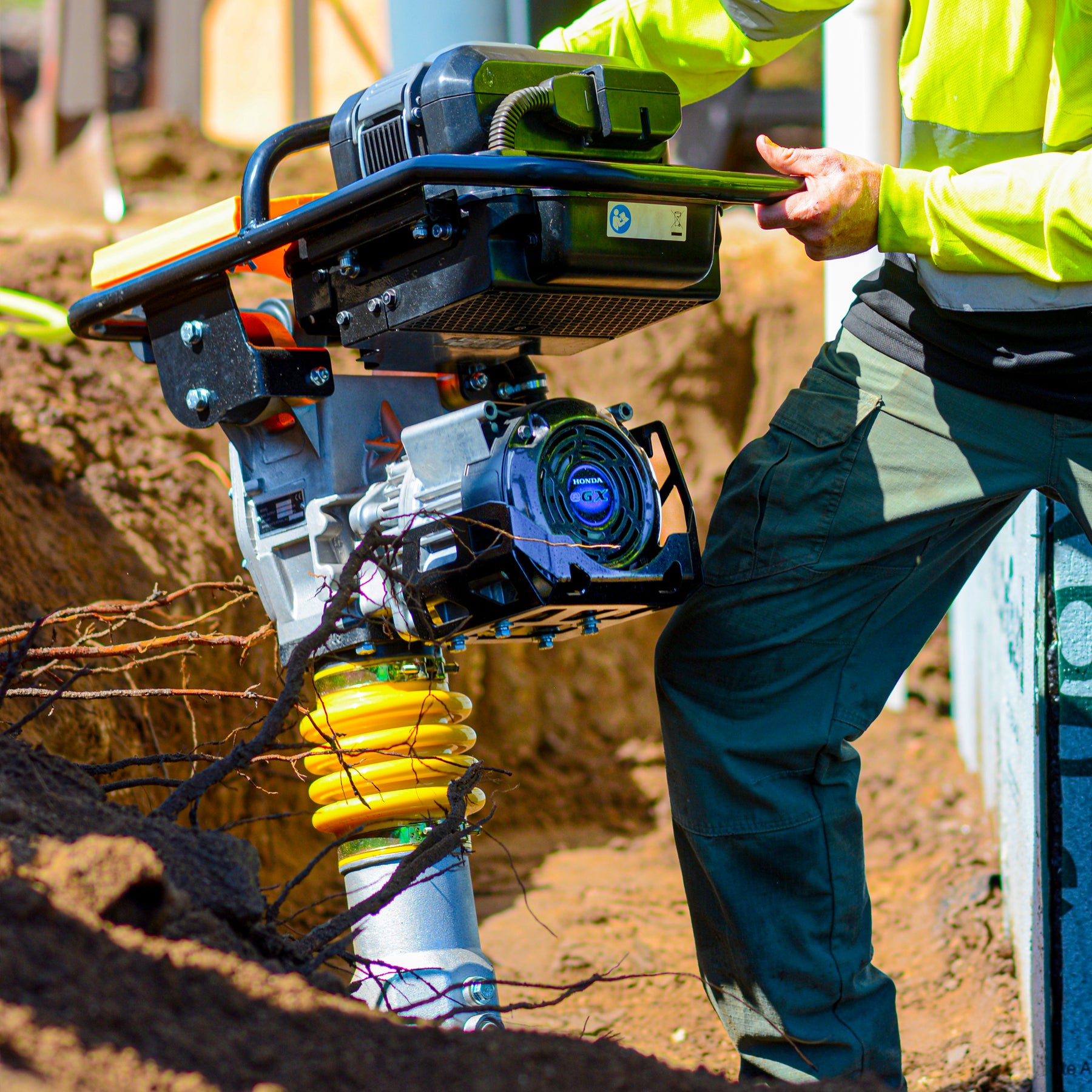 2.4 HP Battery Powered Vibratory Rammer Tamper Compactor with Honda GX