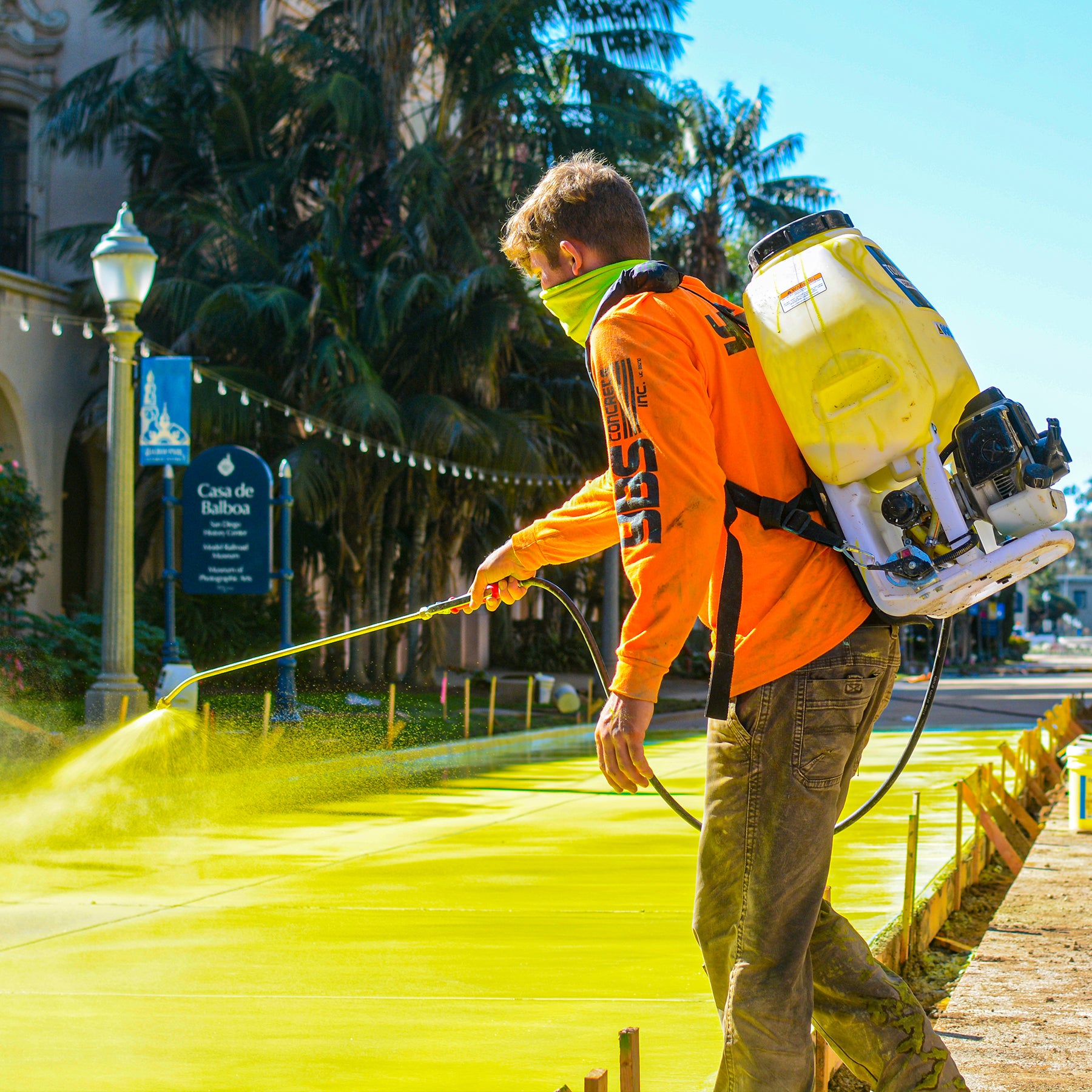 6.5 Gallon Backpack Concrete Sprayer .5 GPM Gas Finishing Tool for Cem