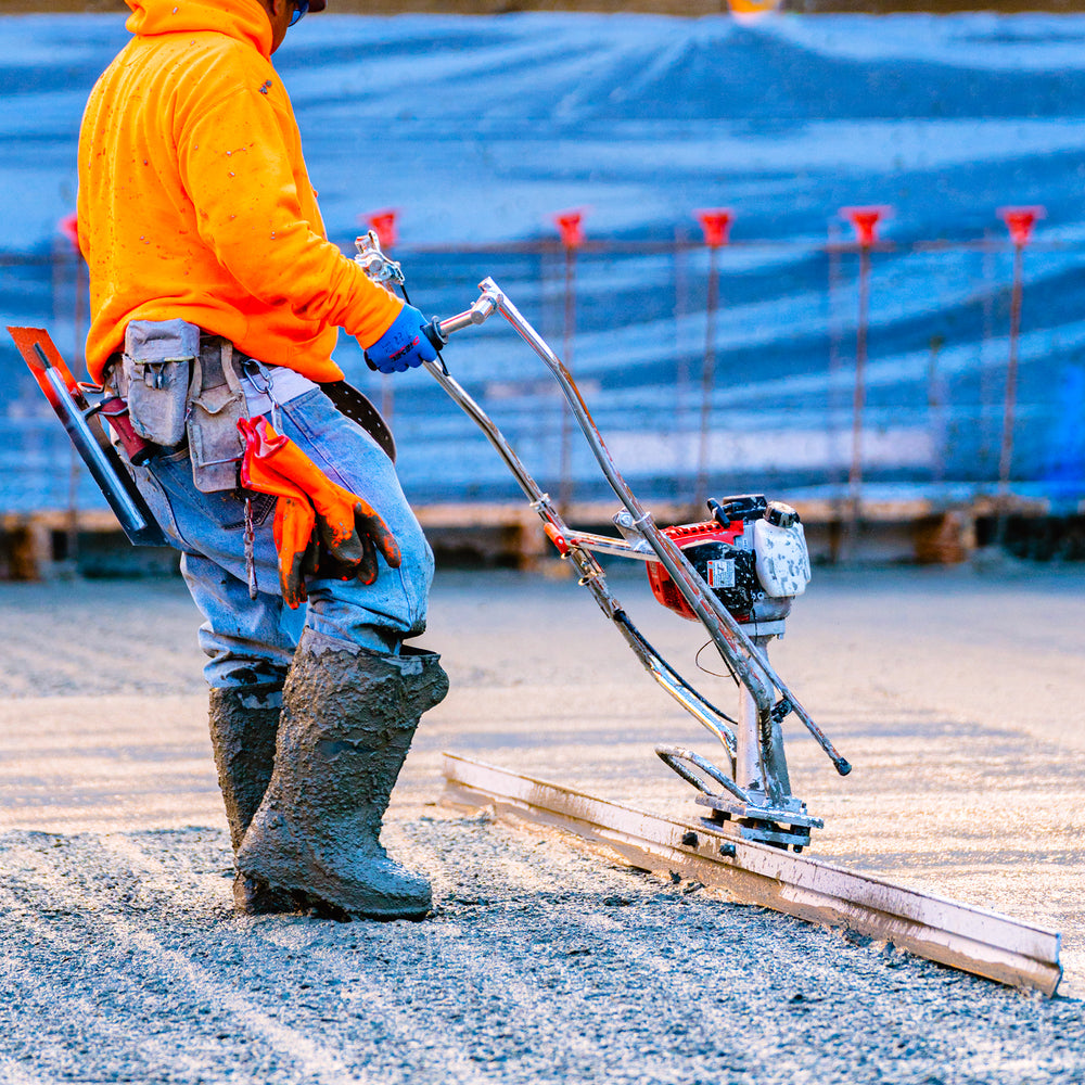 Power Screeds for Concrete Finishing & Leveling | Tomahawk